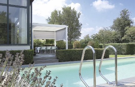 Surface-mounted Fixscreen for carports and pergolas | Renson